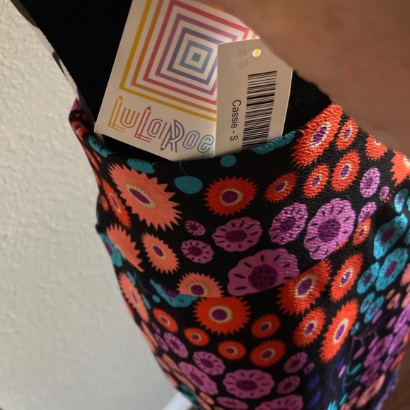 LuLaRoe | Skirts | New Lularoe Cassie Pencil Skirt Black Daisy Floral ...